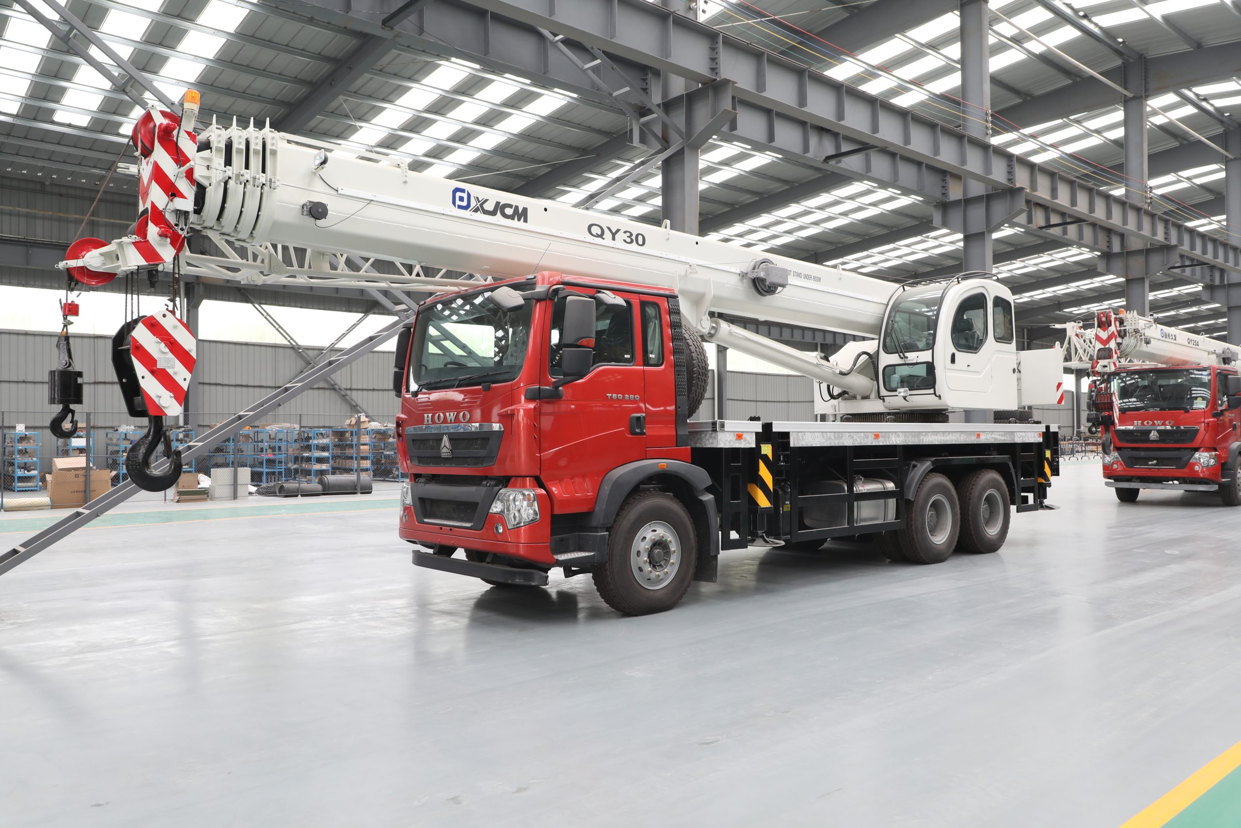 Explore the Power of 30 Ton Hydraulic Cranes | XJCM